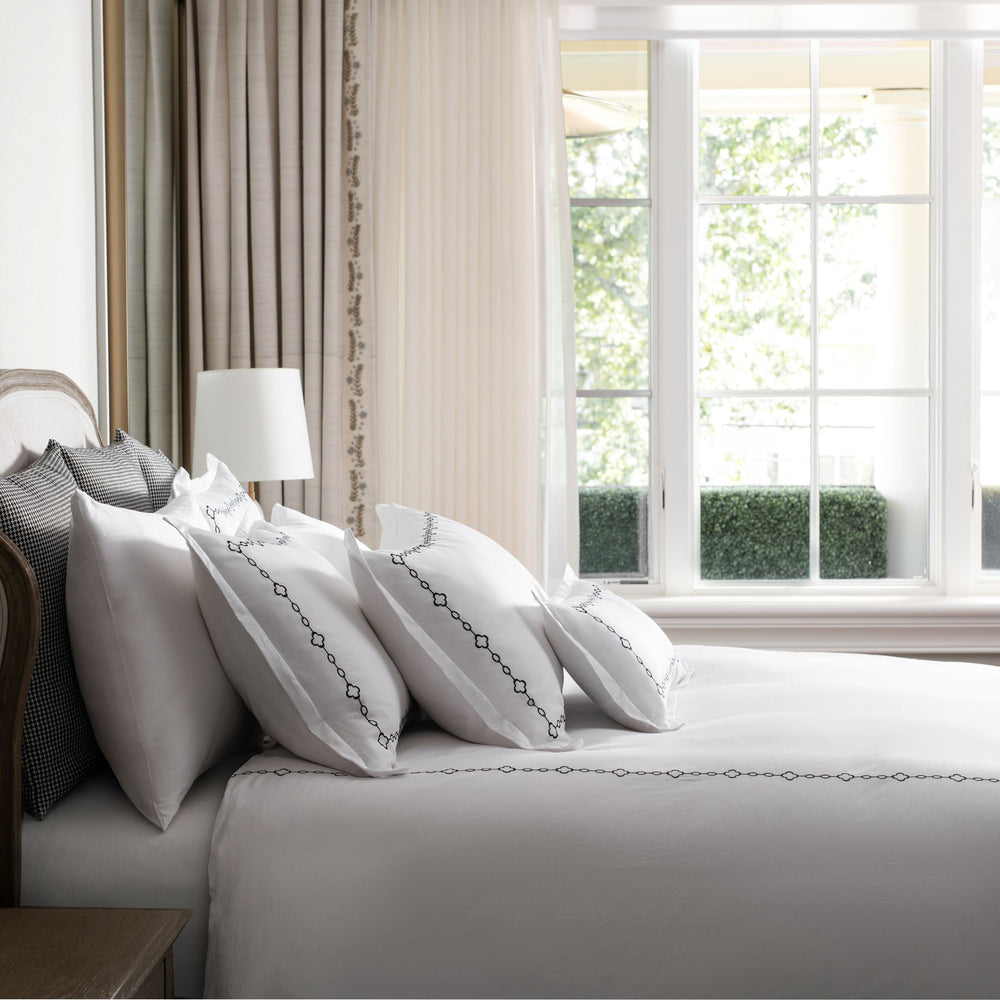 AVA Fine Linen Mayfair Chain Duvet Set